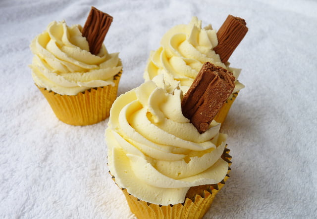Cupcake with Flake “99”